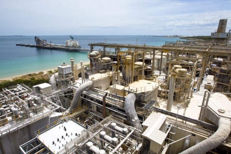 Alcoa's Kwinana Refinery to permanently close - The Australian ...